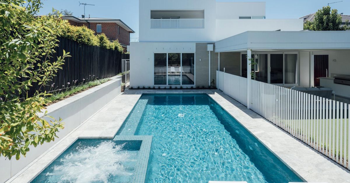 Understated Luxury in a Perfectly Integrated Pool | Aloha Pools ...